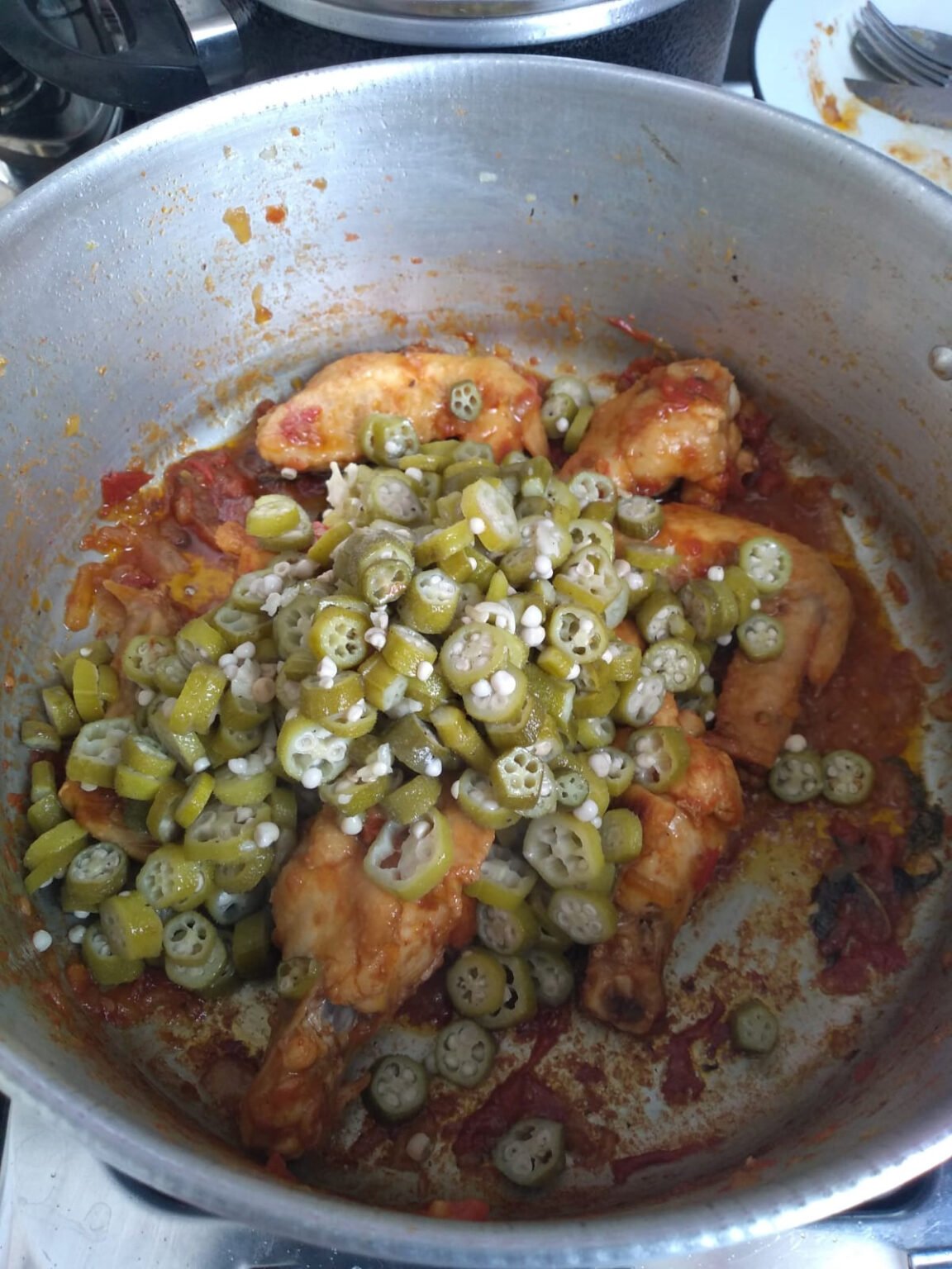 Frango com quiabo