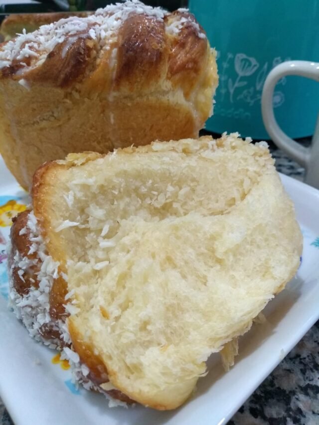 Pão doce de coco